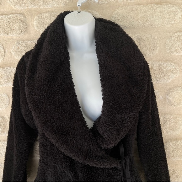 Patagonia | Jackets & Coats | Patagonia Fleece Wrap Jacket S Black ...